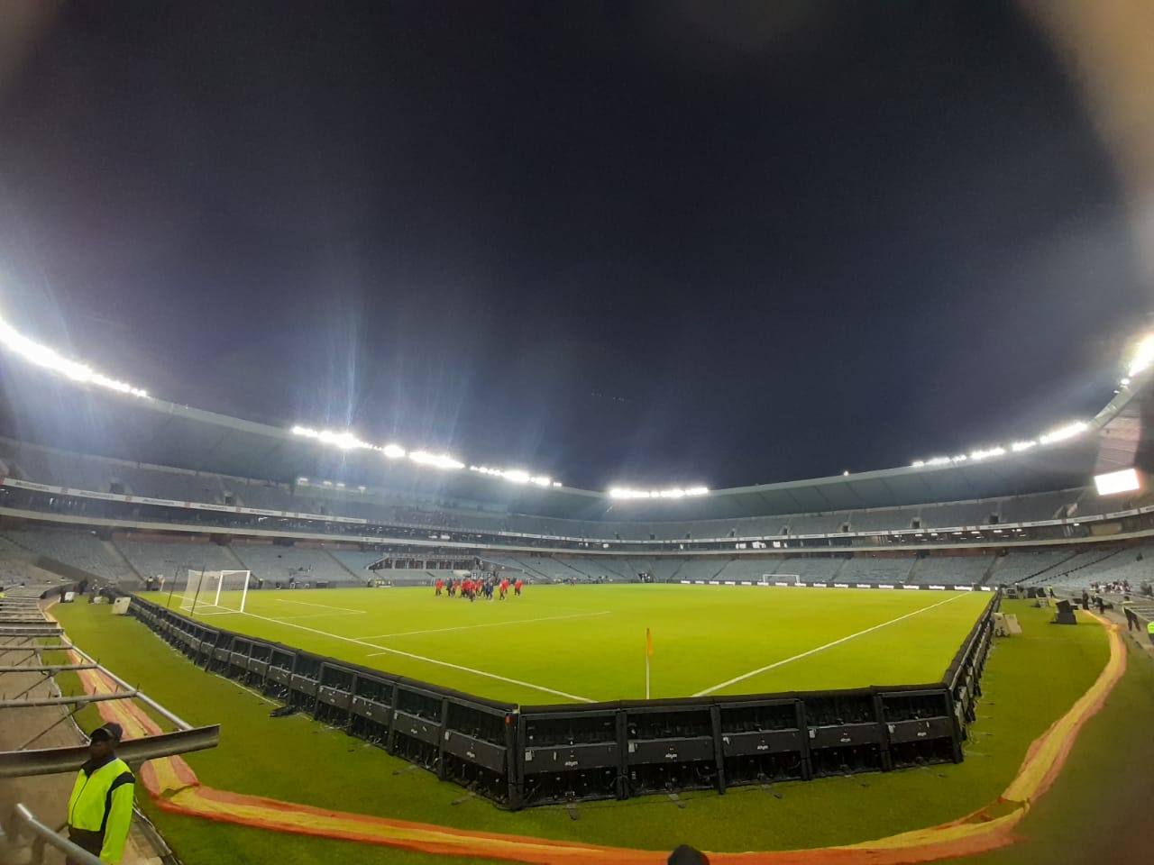 Pirates send off Riveiro with emphatic win over Arrows | News24