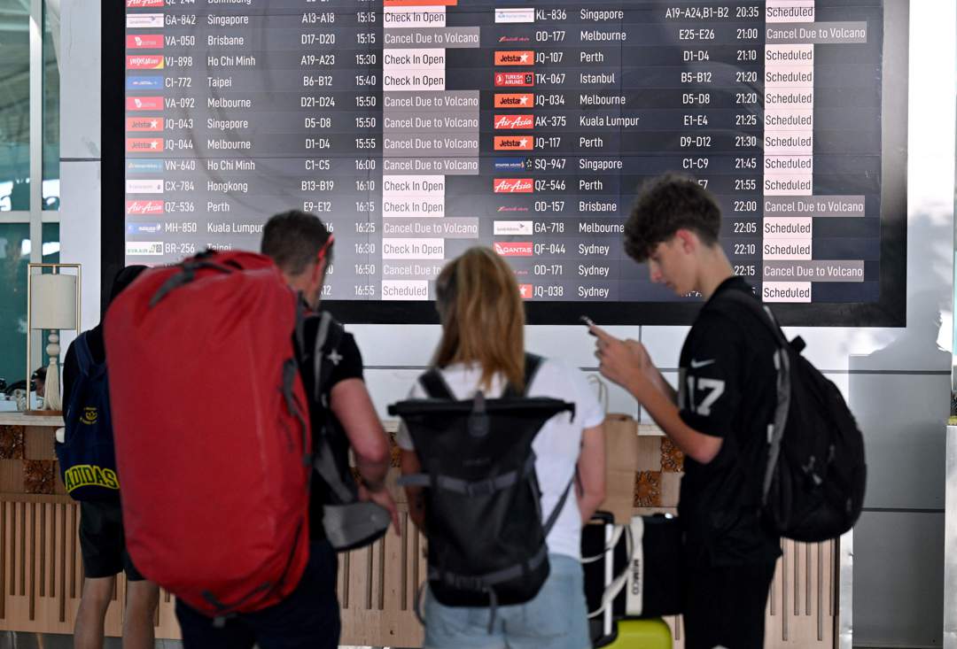 Lewotobi Laki-Laki volcanic eruption grounds Bali flights as passenger ...