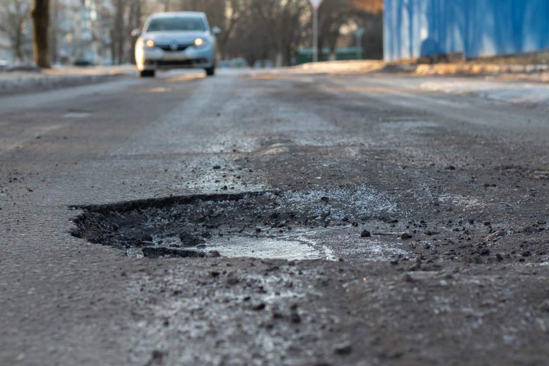 Pothole leaves nurse paralysed, costs provincial department R27m in ...