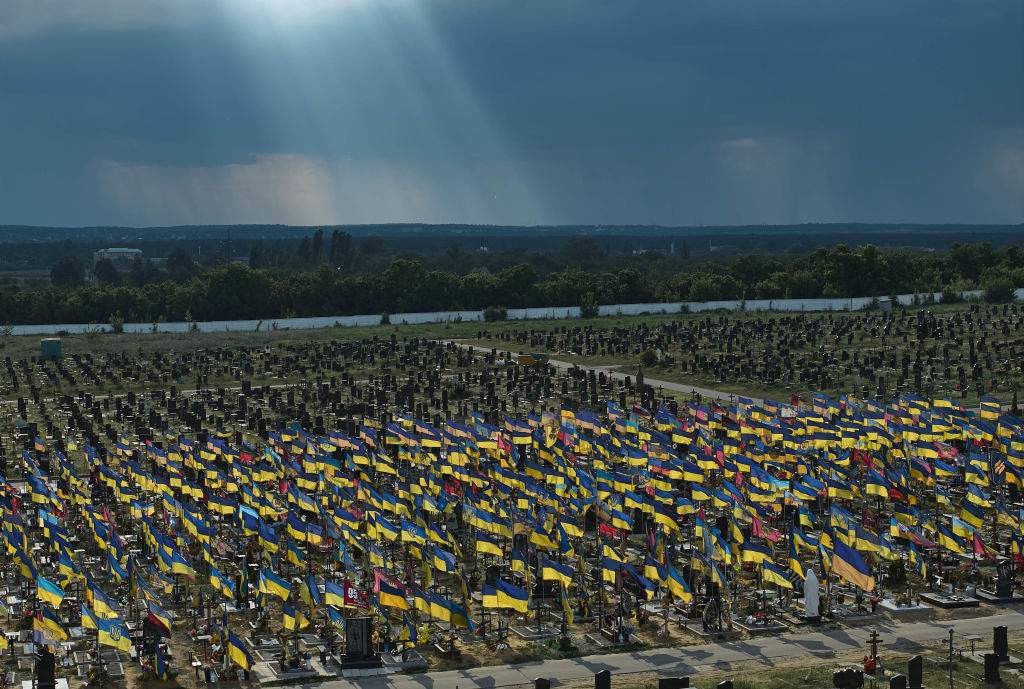 Russia returns 1 000 Ukrainian soldier bodies in major exchange | News24