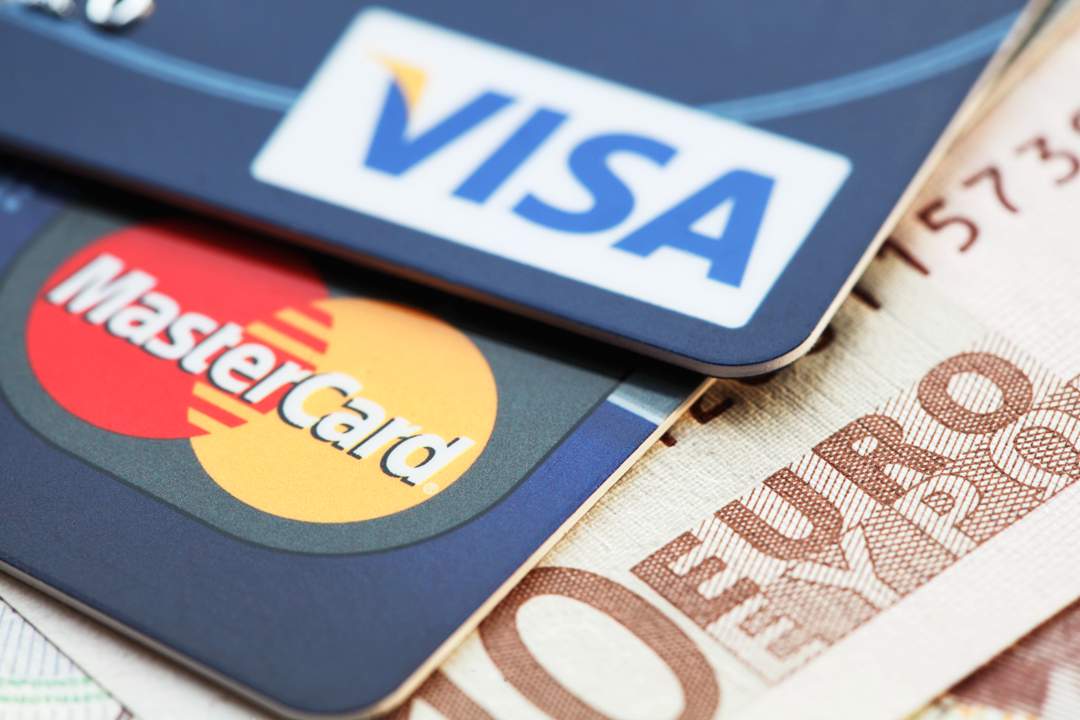 The cheapest SA banks for cash and card payments when travelling | News24