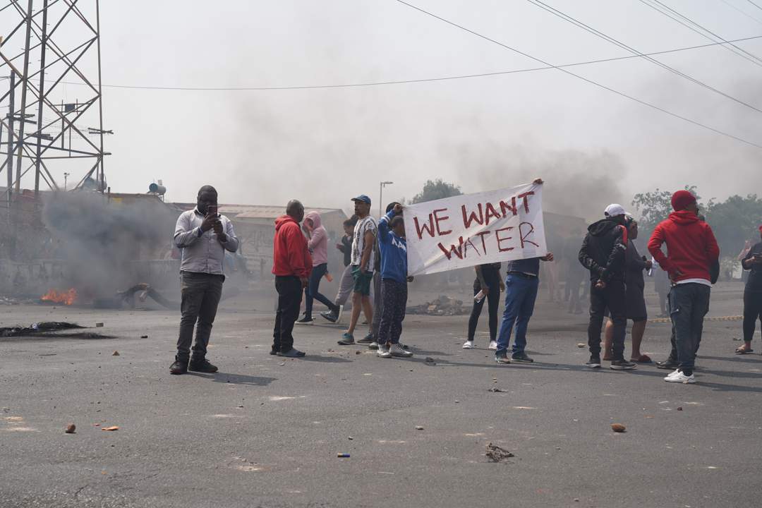 Seven days or step down: Joburg mayor faces residents’ wrath over water ...