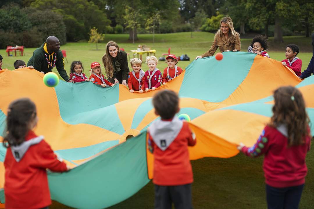 ‘This is beautiful’: Melania Trump and Princess Catherine bond during ...