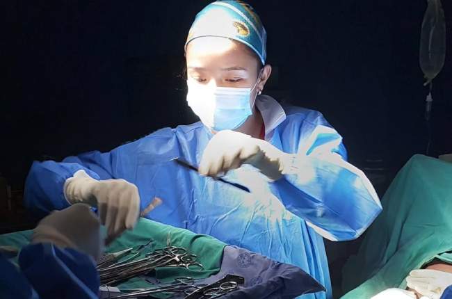 MY STORY | ‘I was diagnosed with cancer as a teen – now I’m a doctor ...
