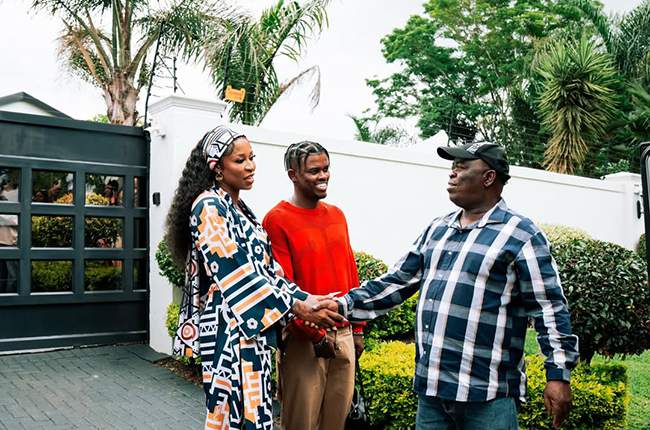 Mörda gifts his parents a fully furnished house in tearjerking family ...