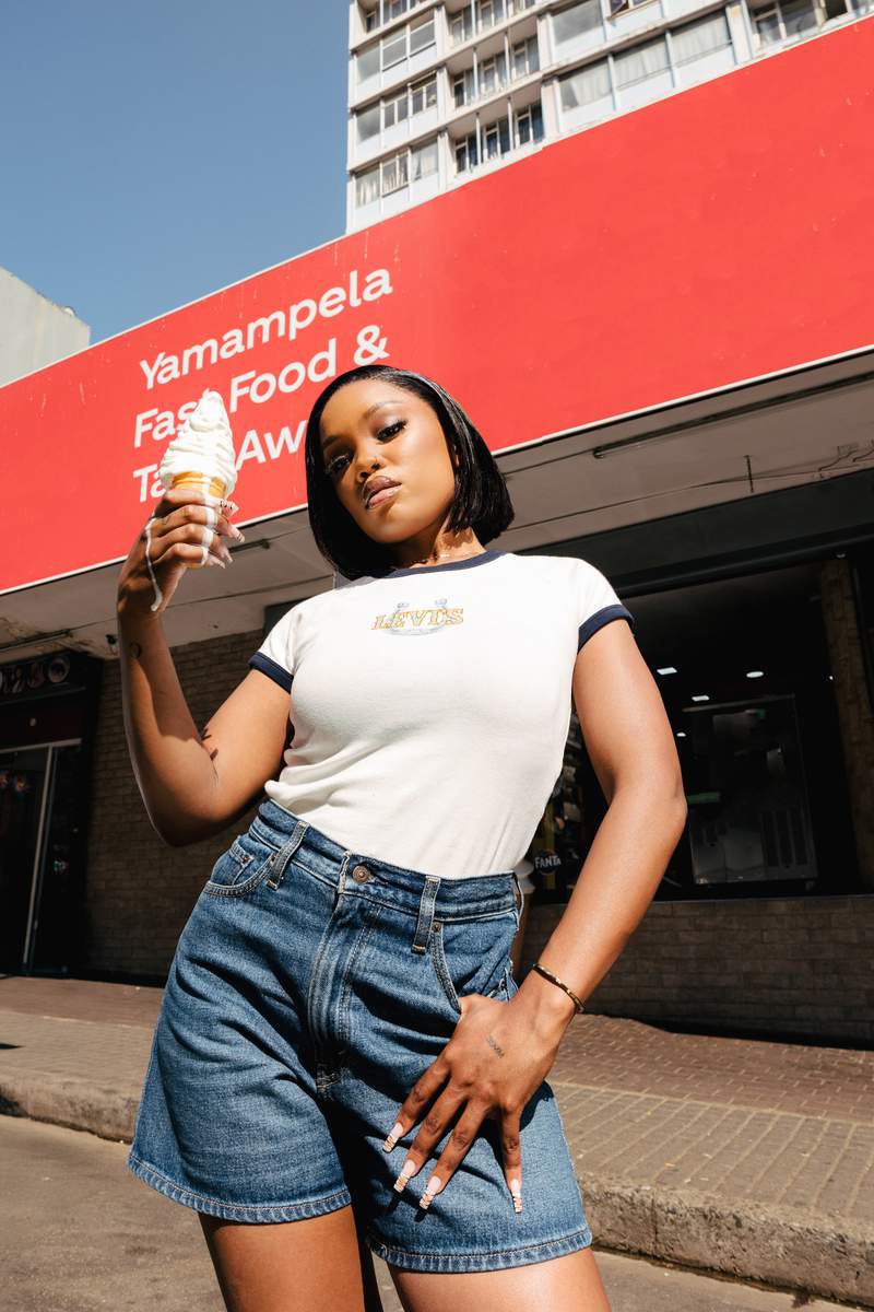 Levi’s® Expands the Curvy Family With the Cinch Short & Cinch Barrel ...