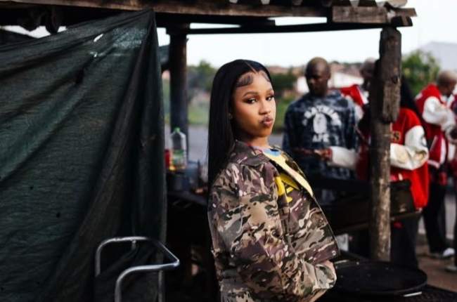 Pabi Cooper takes to the streets of Jozi to promote new single ‘Pelo ...
