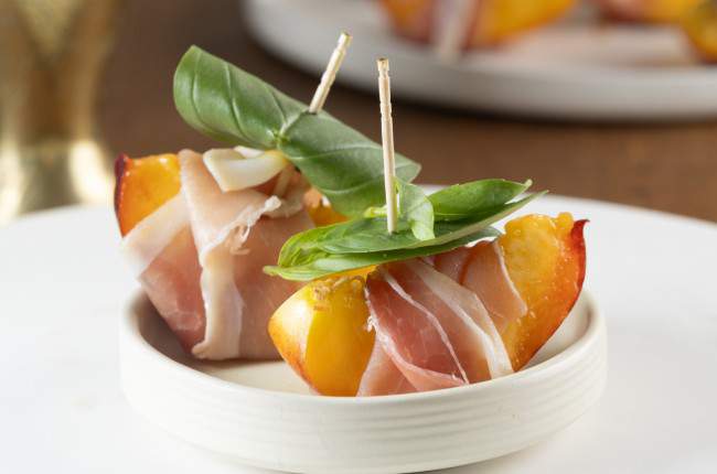 Peach & prosciutto bites | News24