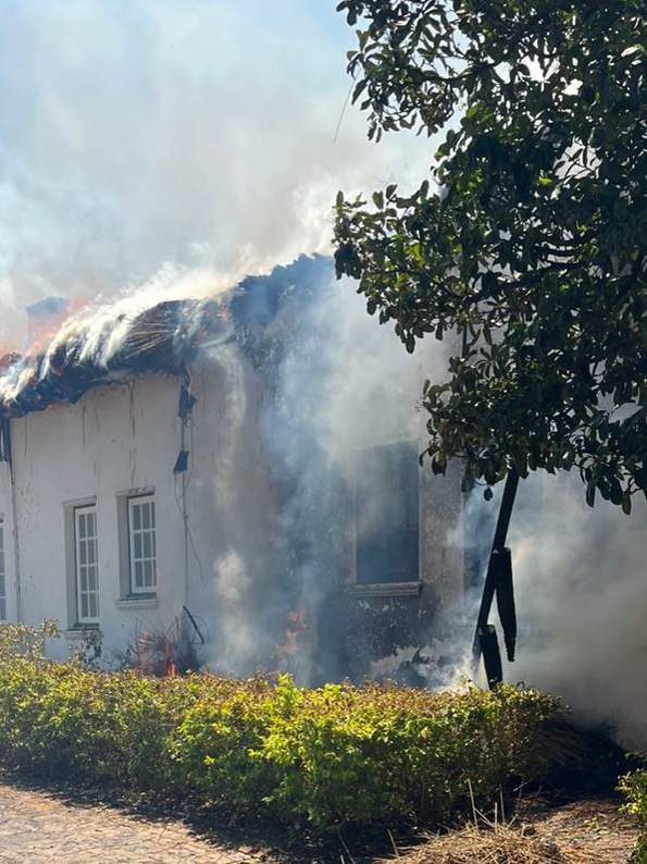 SEE | Flames, panic and tears as Paarl’s beloved Laborie Wine Estate is ...