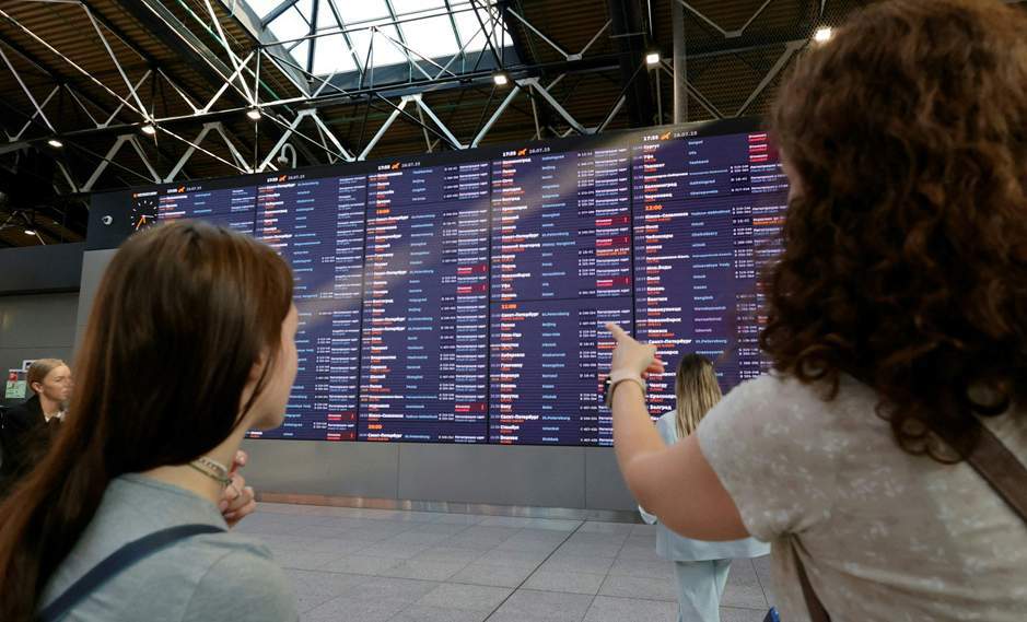 Moscow airports shut over Ukrainian drone threat | News24