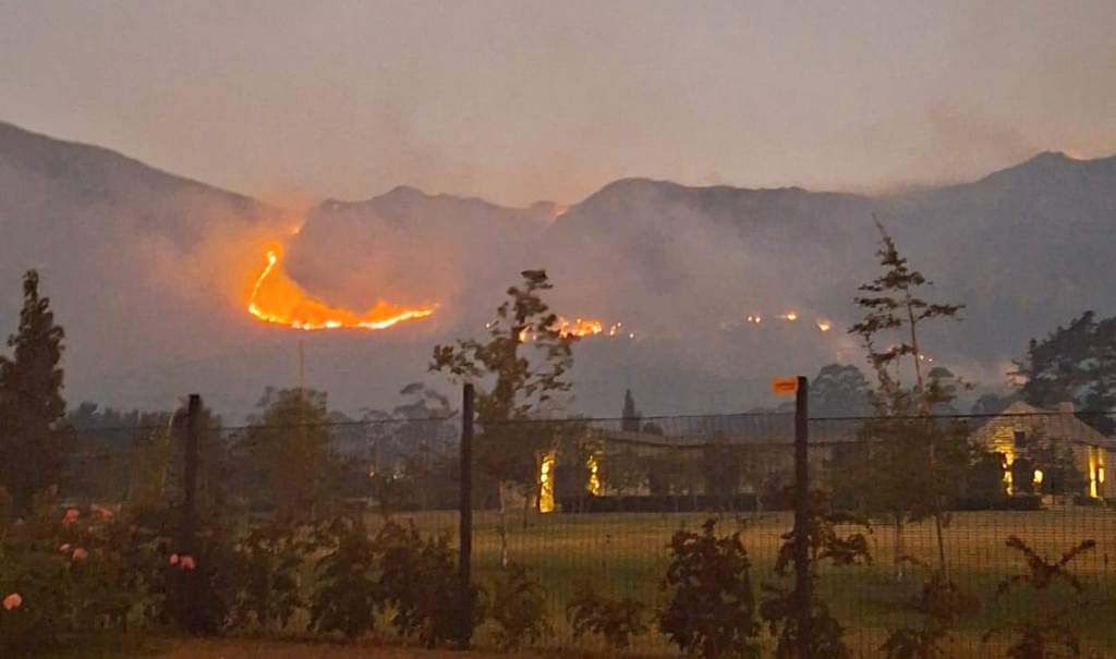 Western Cape winds fan flames, but records still up in the air | News24