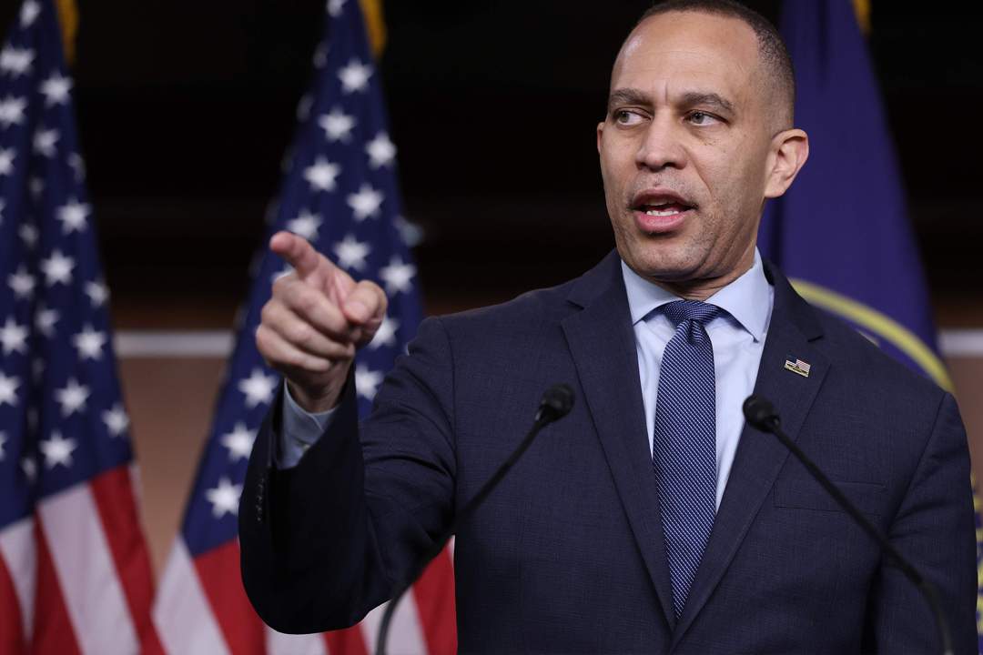 US Democrats ‘striking back’ over voter maps ahead on key midterms ...