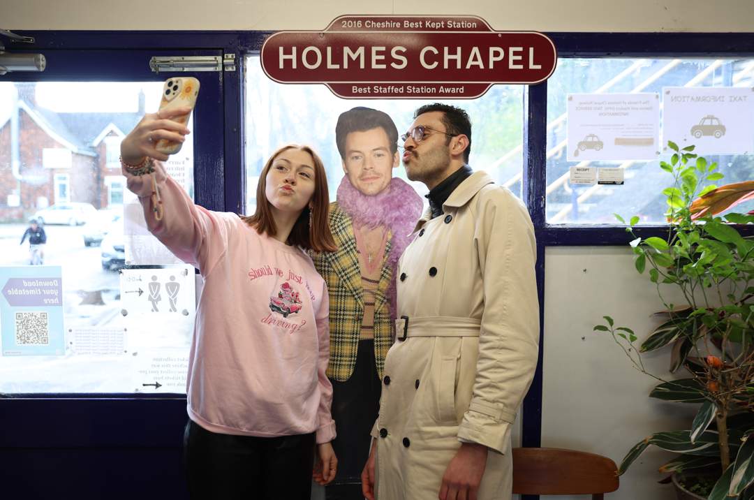 Harry Styles fans head in one direction: Hometown becomes global ...