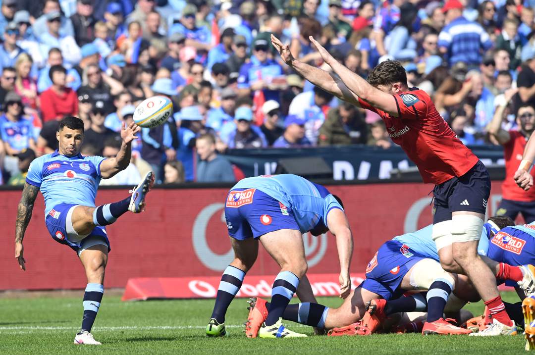 Belligerent Bulls thump Munster at Loftus to book URC semi-final with ...