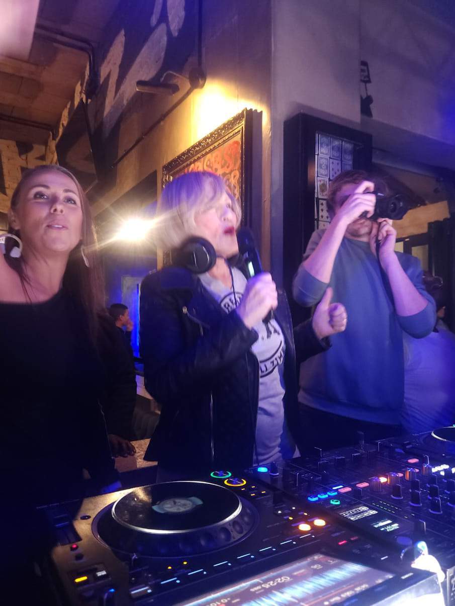 WATCH | Spin it to win it! DJ Zille in DA house, hitting the campaign ...